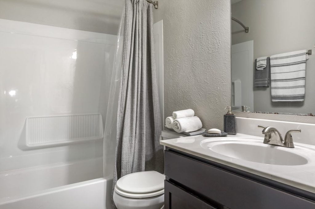 THE VENUE – Bathroom 2 | Off-Campus Housing