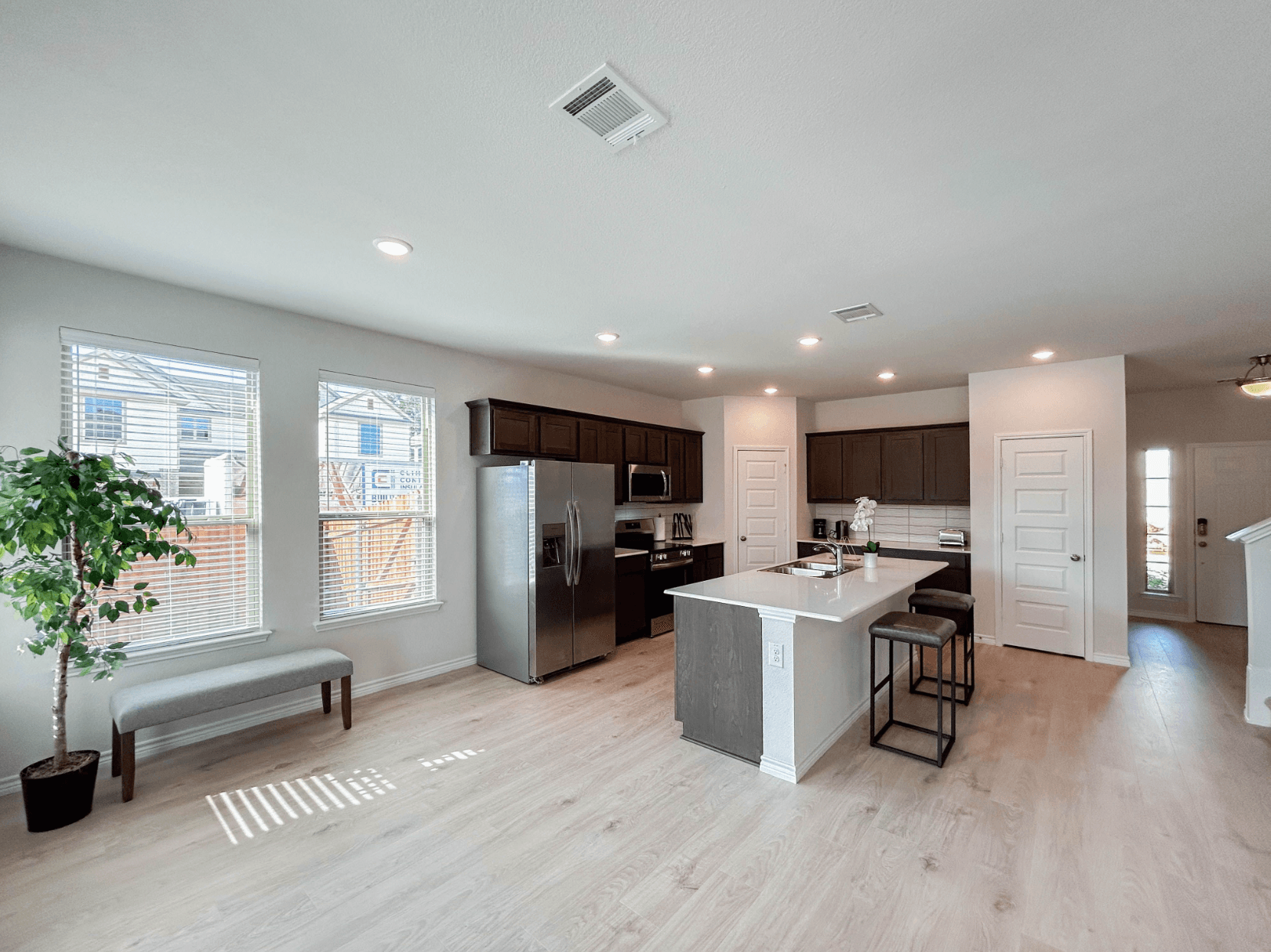 Eagle Cove | Off-Campus Housing